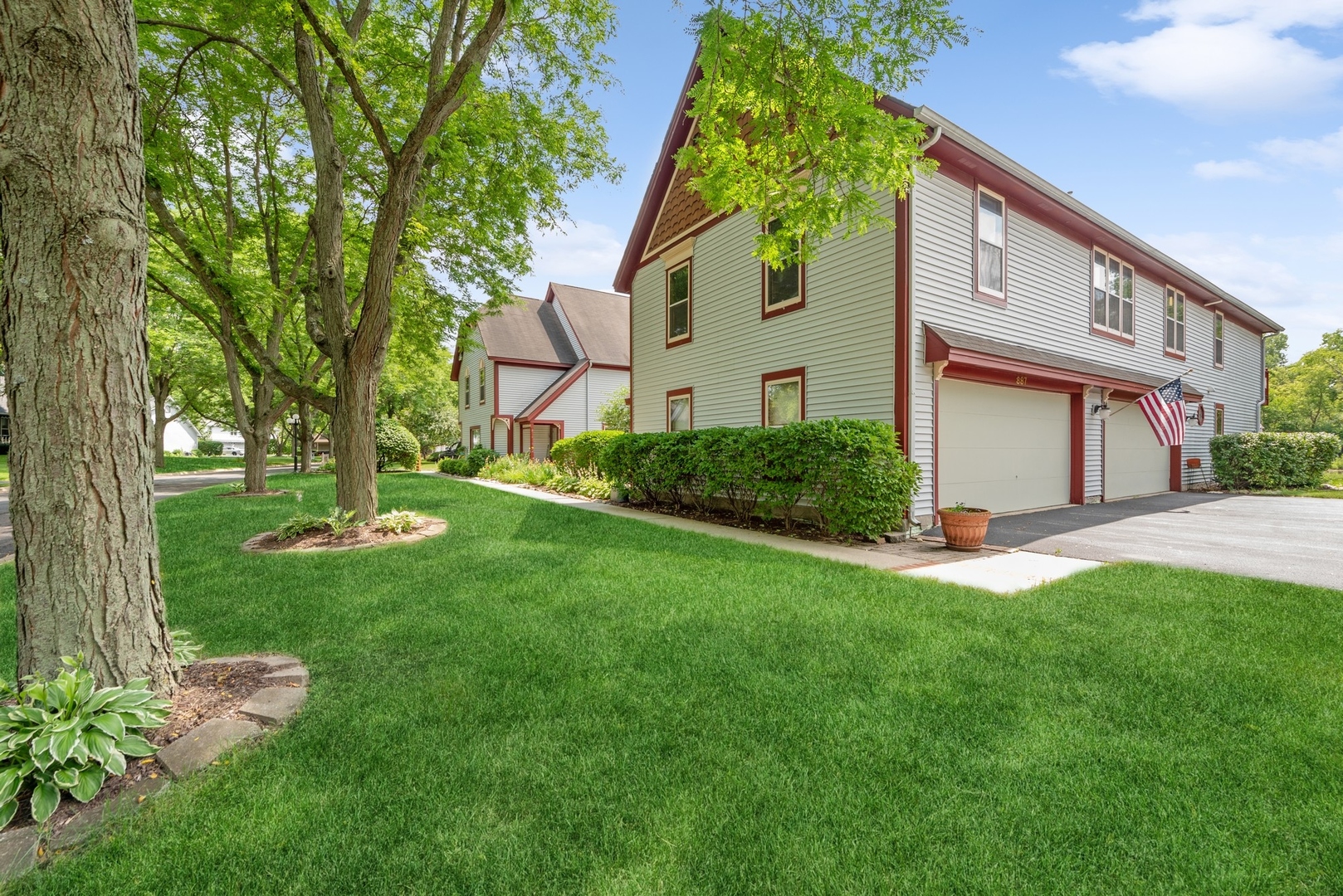 887 Victoria Dr #887, Woodstock, IL